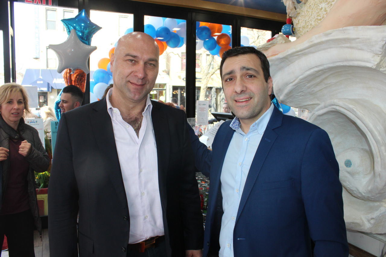 Άνοιξε τις πύλες του το 3ο κατάστημα του Gyro World