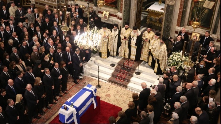 A last farewell to Simitis at the Athens Metropolitan Cathedral